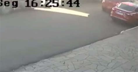 VÍdeo Homem Morre Atropelado Por Caminhão Desgovernado No Rs Cenas Fortes