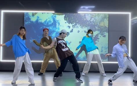 【fun Dance】你的微笑就像弯弯的彩虹 Urban 原创编舞《夏天 李玖哲》 哔哩哔哩 Bilibili