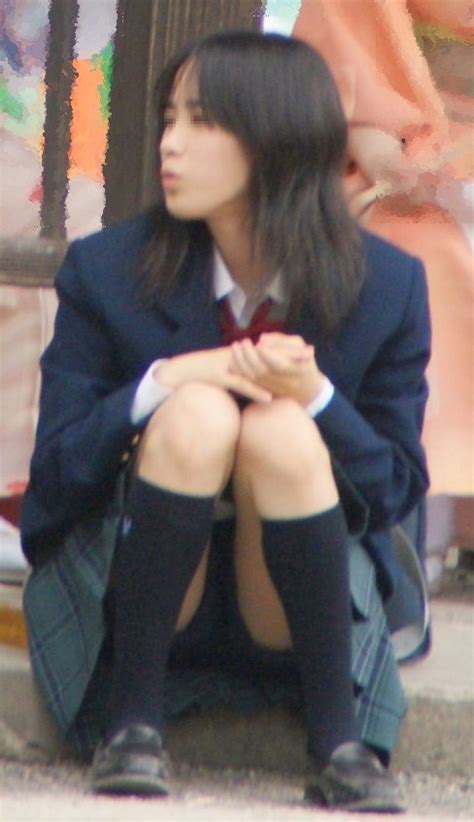 Jkが思いっきりパンチラしている盗撮された画像 みんくちゃんねる