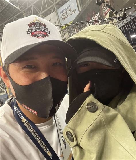 T Aras Jiyeon Announces Marriage To Her Professional Baseball Player