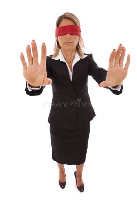 Femme Daffaires Les Yeux Bandés Image Stock Image Du Enjeu