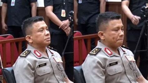 Momen Ketika Mata Ferdy Sambo Berkaca Kaca Saat Bacakan Surat