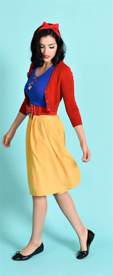 Modern Day Snow White Disneybounding Idea Diy Snow White Costume