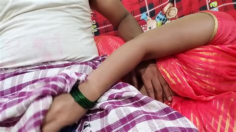 ससुर जी कोफी पी लीजिए नही तो थंडा होजाएगा ऐसा सुनकर ससुर का लौंडा खड़ा