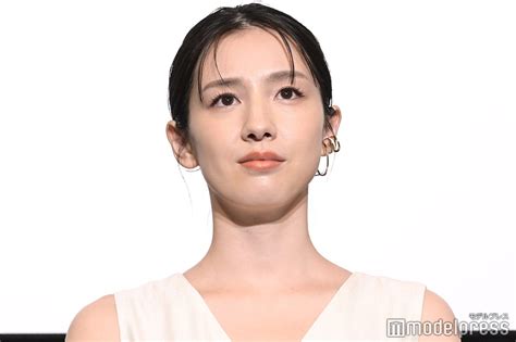 画像23 25 桜庭ななみ、艶肌際立つ肩出しドレス姿 撮影2か月前から練習したこととは？ モデルプレス