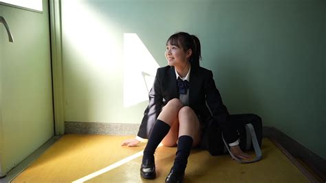 ミスマガ天野きき 17 が教室で制服生脱ぎ披露 お宝エログ幕府