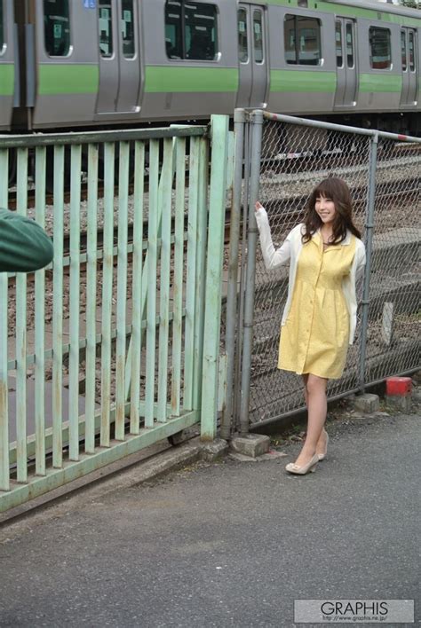 Graphis Gals Syunka Ayami あやみ旬果 Sunbeams Leaves Vol 7 15photos