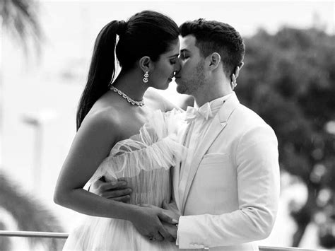 Relationship Rules Every Couple Should Learn From Priyanka Chopra And