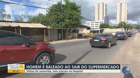 Homem é Morto A Tiros Após Sair De Mercado Com A Companheira No Bairro
