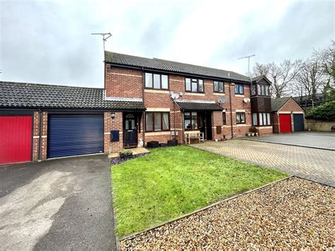 2 Bed End Terrace House For Sale In Belvedere Walk Winnersh Wokingham