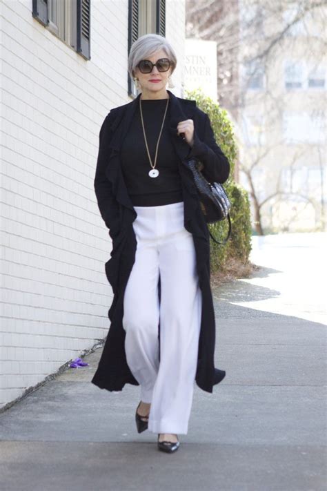 47 Stylish Casual Chic Outfit For Women Over 40
