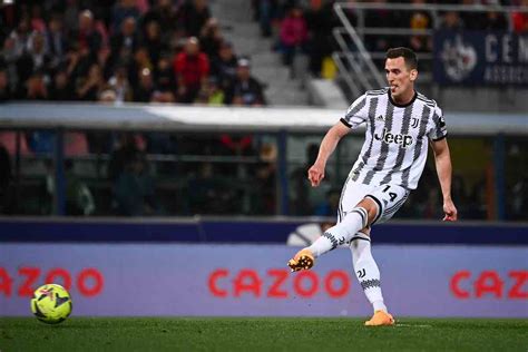 La Juve Si Prende Milik E Incassa 30 Milioni Calciomercato It