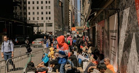 New Yorks Migrant Crisis Is Growing So Are Democrats Anxieties