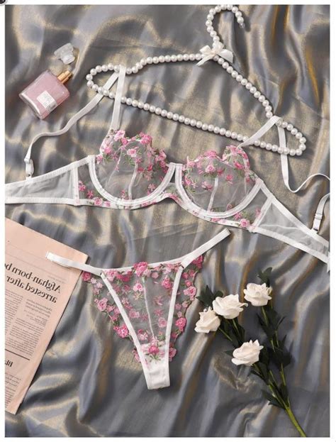 In Lingerie Embroidery Flower Push Up Set In Lingerie