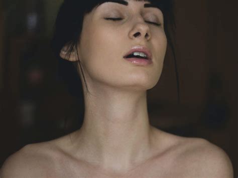 7 reasons you are not able to get wet during sex the