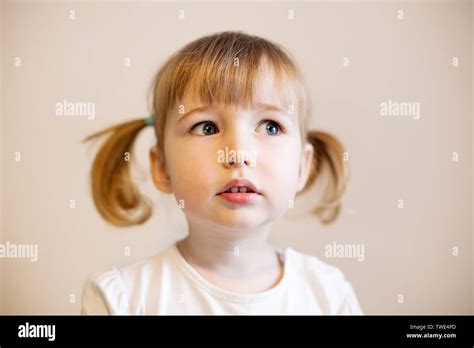 Niña Rubia Coletas Fotografías E Imágenes De Alta Resolución Alamy