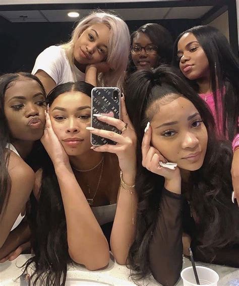 𝔩𝔦𝔳𝔡𝔞𝔞𝔡𝔬𝔩𝔩 Friend Photoshoot Cute Friend Photos Best Friend Outfits