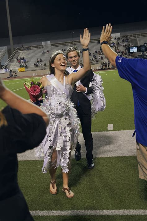 Homecoming Mums Part Of A Texas Tradition Are Bigger Than Ever The