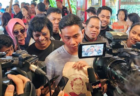 Jadi Cawapres Prabowo Gibran Seharusnya Mundur Dari Pdip