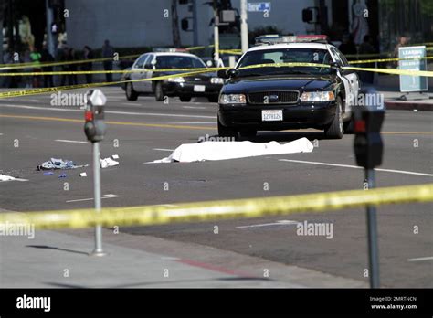Un Pistolero Solitario Disparaba Al Azar Contra Los Coches En Vine