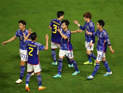 ＜日本代表・ペルー代表＞前半、追加点を決め喜ぶ三笘 （7番）（撮影・後藤 大輝） ― スポニチ Sponichi Annex サッカー