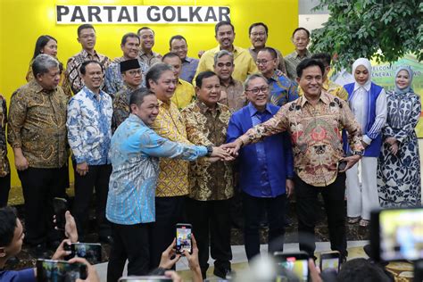 Golkar Ungkap ”partai Biru” Bakal Merapat Ke Koalisi Prabowo Kompas Id
