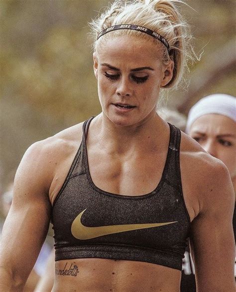 The Top 14 Hottest Female Crossfit Athletes To Watch