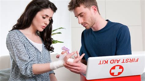 6 Top Reasons Why Basic First Aid Knowledge Is Important