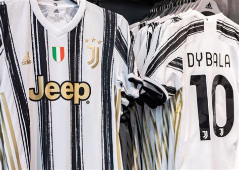 Juventus Presentó Su Nueva Camiseta Los Detalles Que Generaron Burlas