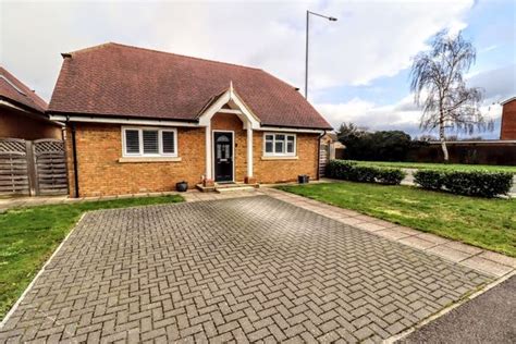 Dynasty Drive Bletchley Milton Keynes Mk2 2 Bedroom Detached