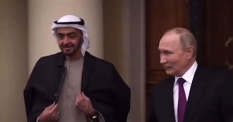 علاقات دافئة بوتين يهدي بن زايد معطفه الشخصي الخليج أونلاين