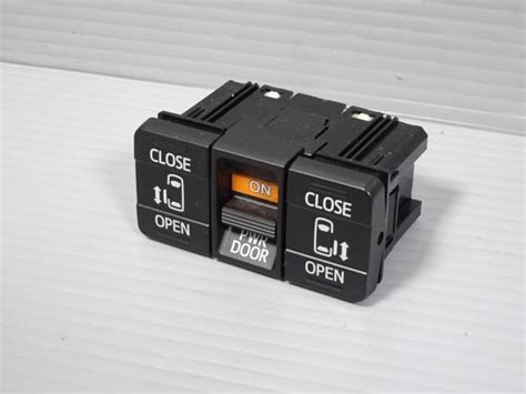 ノア Daa Zwr80g パワースライドスイッチ 3r9 ハイブリッドx ヴォクシー テスト済 1kurudepa22 07 05 トヨタ用