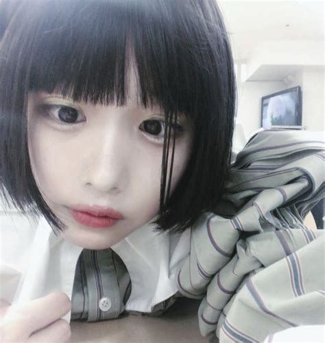 Pin By 𝐝 On Tw1tter In 2021 Ulzzang Girl Icon Cute Japanese Girls