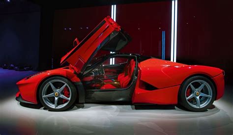 A Maranello Dans Lantre De La Ferrari