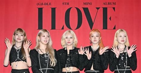 [사진] 여자 아이들 강렬한 누드로 컴백