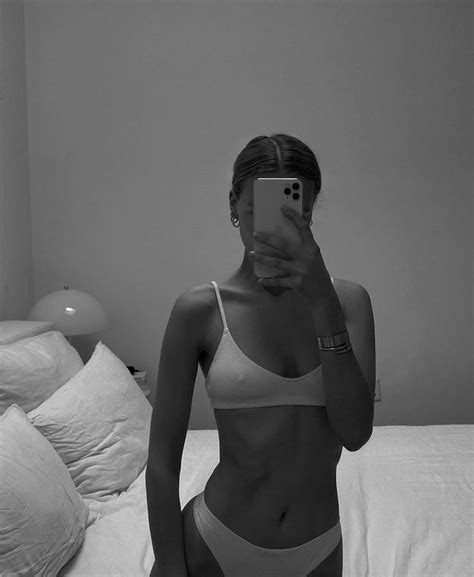 Another Day Another Mirror Selfie 😖 In 2020 Mirror Selfie Poses Girl