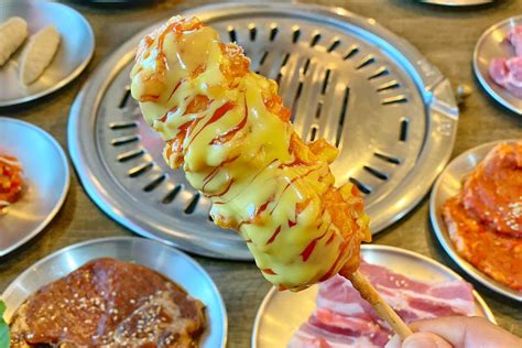 รีวิวอร่อย On Twitter 🍕ยังไม่หมดยังมีเมนูพิเศษพิชช่าชีส คอร์นด็อก