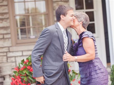 17 Tender Mother Son Wedding Photos That Will Make You Grateful For Mom