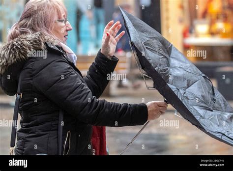 Preston Lancashire 20th Feb 2020 Uk Weather Heavy Rain And Strong