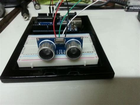detecting obstacles and warning arduino and ultrasonic