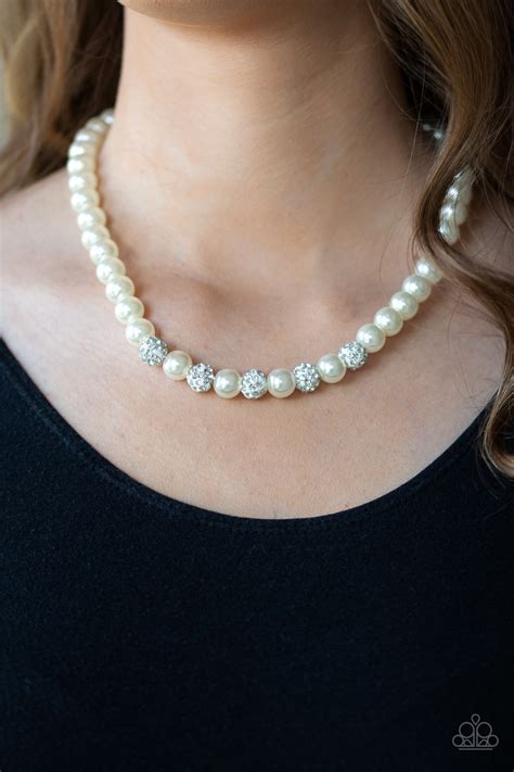 Posh Boss White Paparazzi Necklace Jewelryblingthing