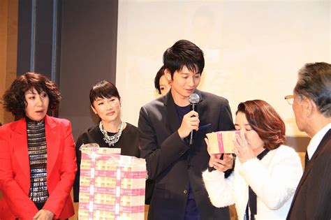 【写真 16 21枚】向井理：10億円の“現ナマ”に大興奮 「10億円あったら宇宙に行ってみたい」 Mantanweb（まんたんウェブ）