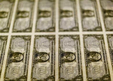 Dólar Hoje Moeda Opera Em Queda De 1 56 Nesta Tarde Últimas