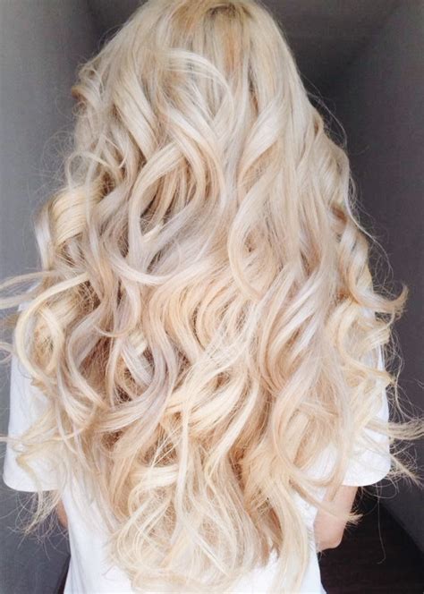 Pin By Lizzie Fernandez On Hairstyles Long Hair Styles Blonde Hair