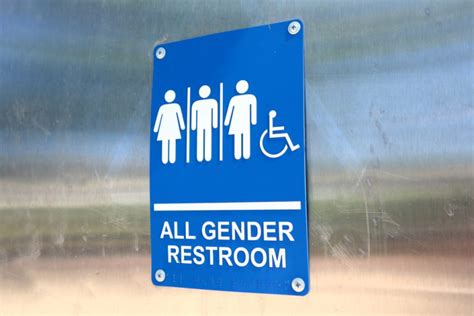 Lgbtのトイレ問題について。多様な性に配慮した、皆が使いやすいトイレマーク・トイレサインも。 ｜ 自分らしく生きるプロジェクト