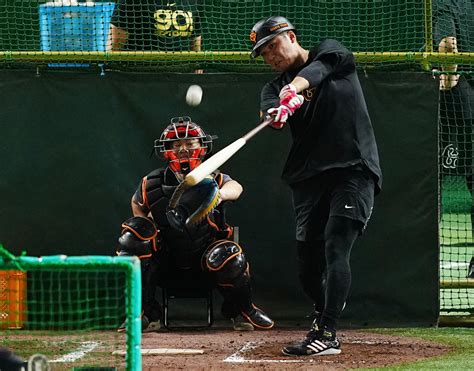 【巨人】1軍登録の坂本勇人「6番三塁」、大城卓「5番捕手」で約1カ月ぶりスタメンマスク プロ野球写真ニュース 日刊スポーツ