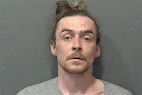 Police Hunt For Man With Links To Luton Who Is Wanted For Recall To Prison