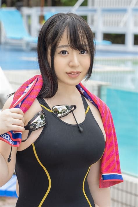「合宿に来ていた水泳部巨乳jdの競泳水着を脱がせて背後からノンストップ乳首責め敏感なおっぱいの先っちょをしつこく攻められ腰をクネらせて人生初の