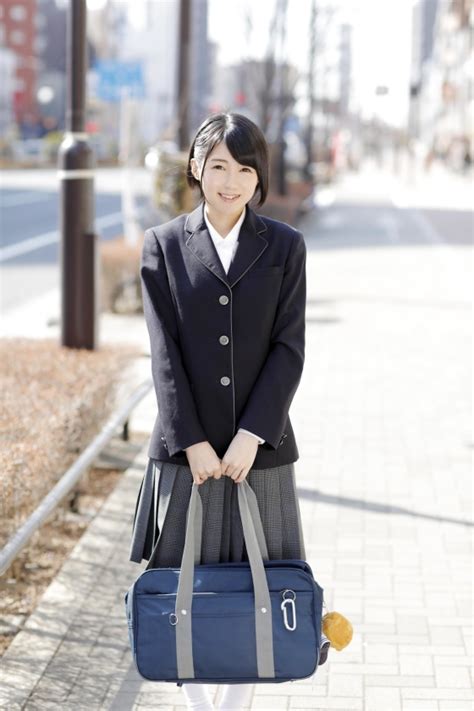 「あかね マジックミラー号でおっぱいもみもみインタビュー 寝る時用のブラジャー付けてる育ちの良い女子 生」：mgs動画＜プレステージ グループ
