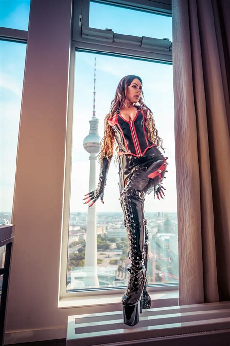 Service And Gallery Domina Berlin Bdsm Latex Klinik Bondage